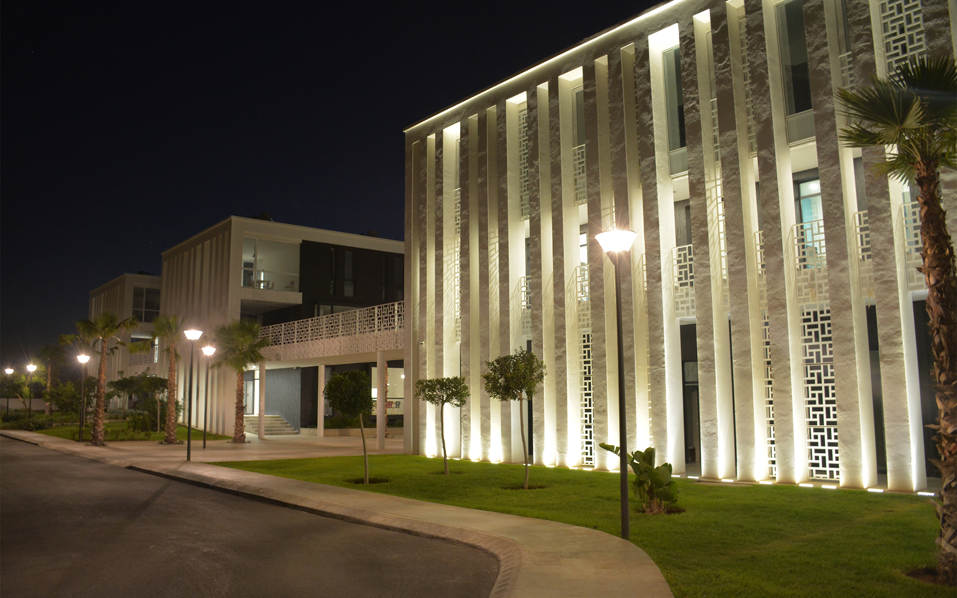 Essec Business School - CONIX RDBM