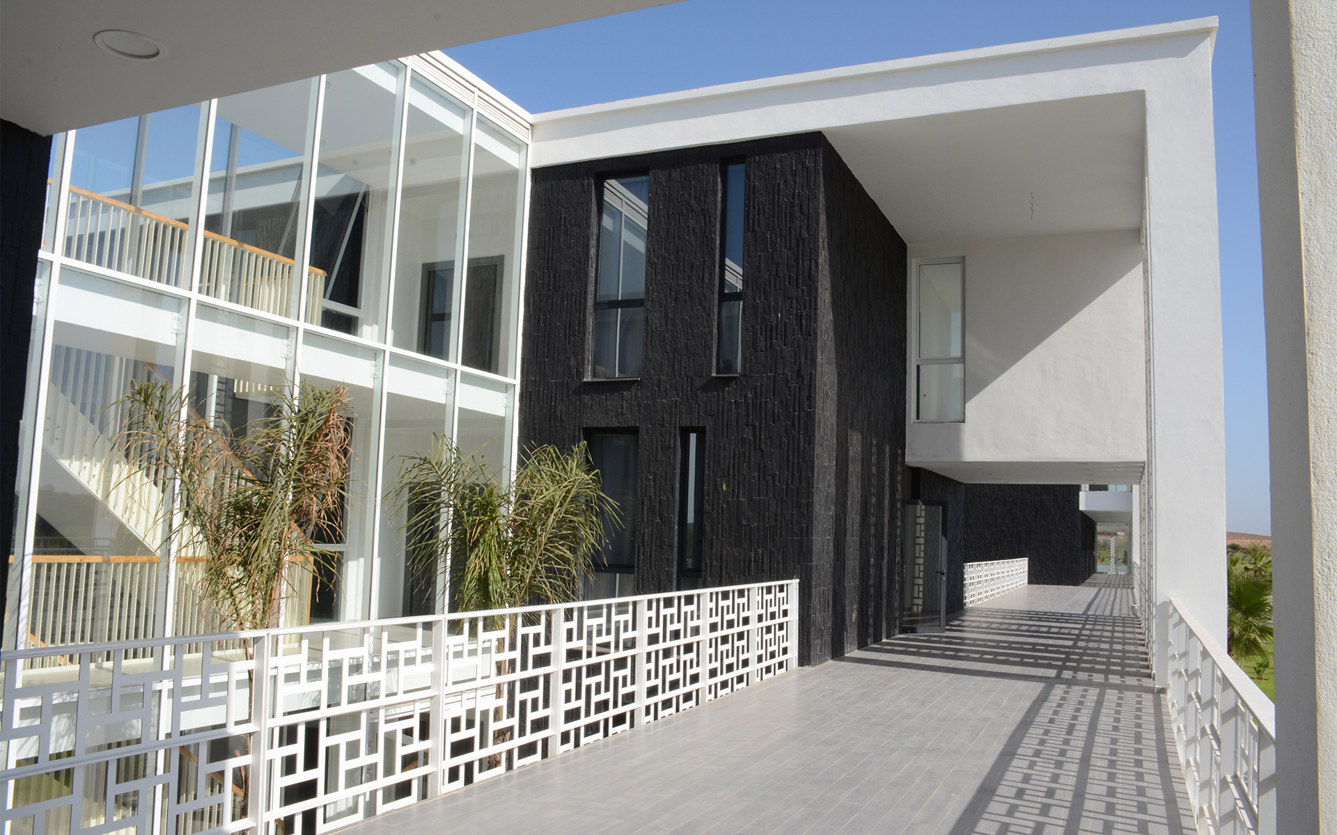 Essec Business School - CONIX RDBM